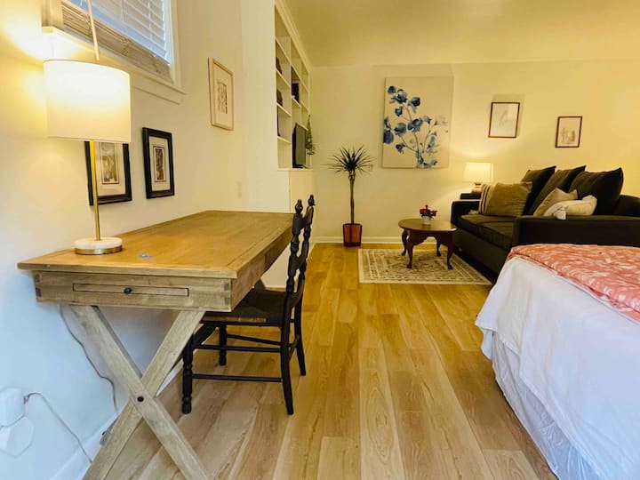 Sweet, Cozy, Comfortable Studio - Shreveport