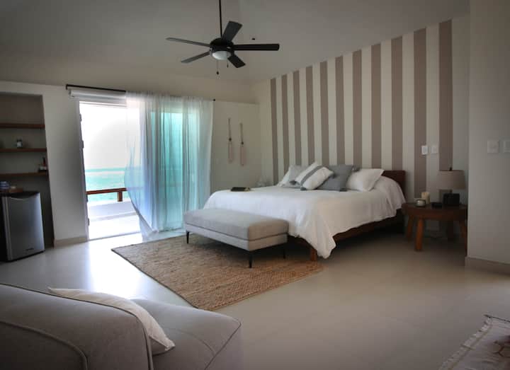 Oceanfront Rooftop Suite - Puerto Morelos