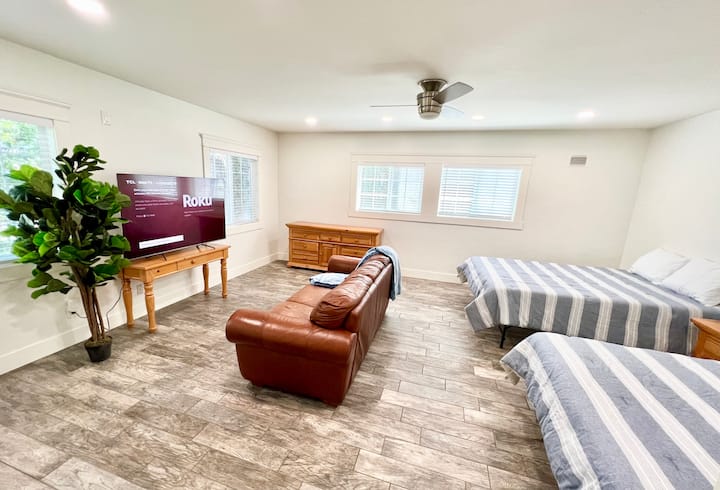 Roomy Guestsuite- Very Close To Disney & Beach - Santa Ana, CA