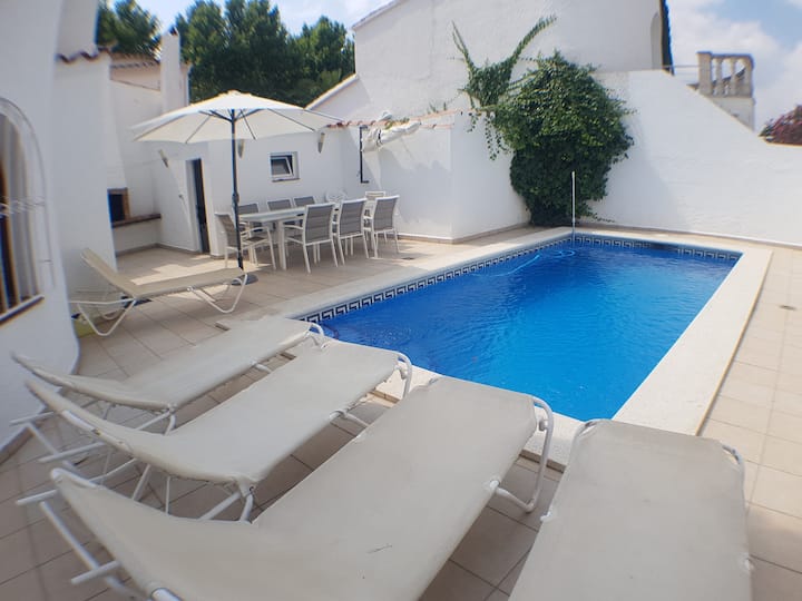 003 Chalet Avec Piscine - Empuriabrava