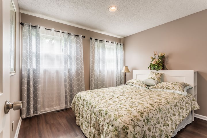 Cute And Charming Duplex - Unit 3 - Shawnee, KS