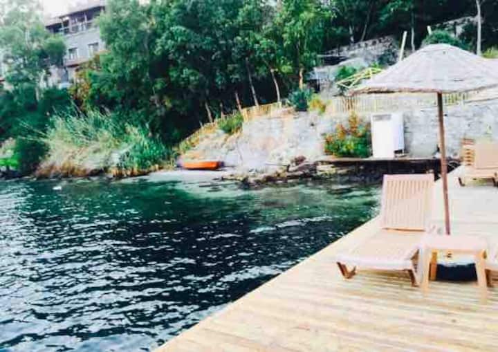 Seaside Cottage With Uninterrupted Sea View - Gündoğan