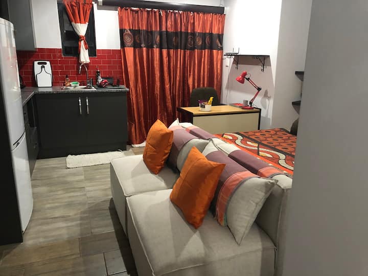 Cozy, Load-shedding Proof, Self-contained Studio - Pretoria