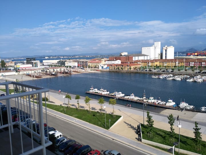 Las Vistas Mas Bonitas Del Puerto De Santander - Santander