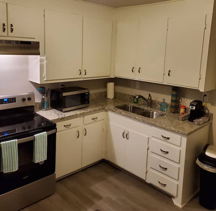 Cozy 3 Bedroom Home Near Everything! - Goose Creek, SC