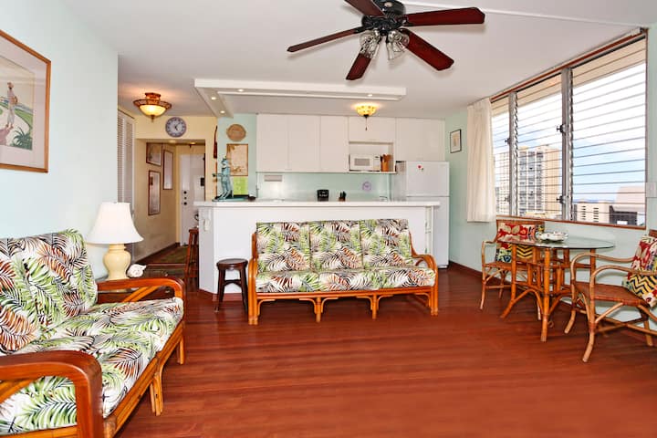 Cute Waikiki 1br W/ W/d, Wifi, Ac, Parking! Fv2002 - Hawaï