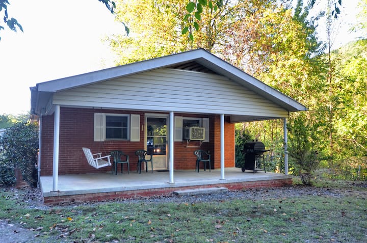Bryson City Getaway Cabin For Family Fun - Bryson City, NC