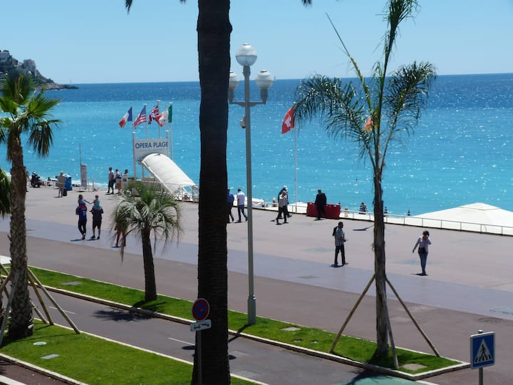 Deux Pièces En Face De La Mer - Nice