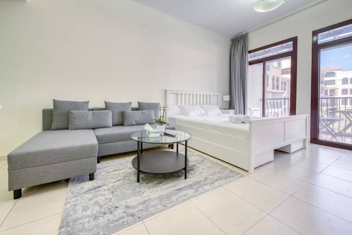 2 Min Walk To Circle Mall, Pool View Fortunato Jvc - Dubai