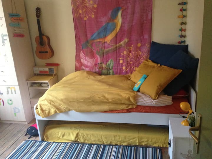 Lovely Room In Colourful House - Women Only - 브뤼셀