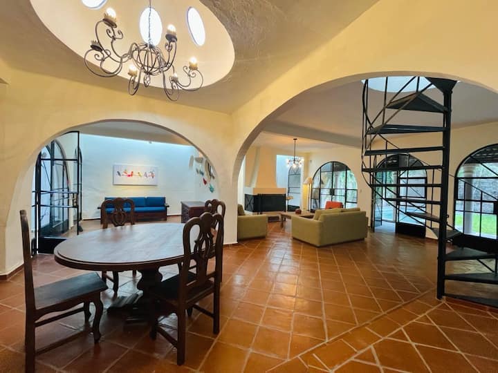 Casa Correo. Large Home With Pool, Steps To Center - San Miguel de Allende