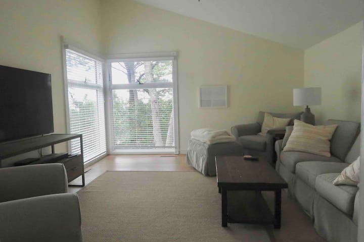 Newly Rennovated Condo Steps From Ocean & Beach - Mashpee, MA