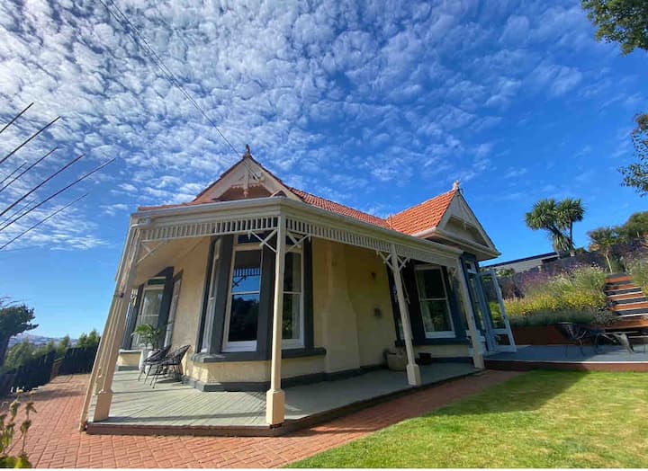 Cottage In Belleknowes - Brighton
