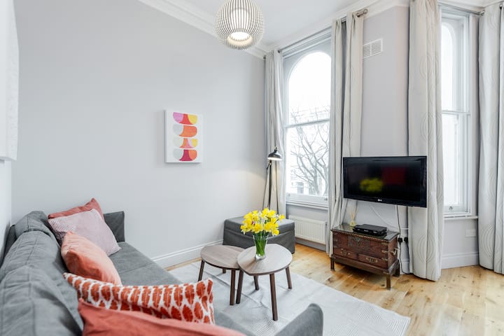 Sunny 2bed 2bathroom Flat In Chelsea - London