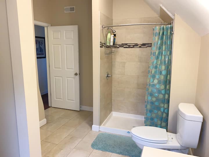 Quiet Comfort On Budget, Free Laundry-uc,hospitals - Cincinnati, OH