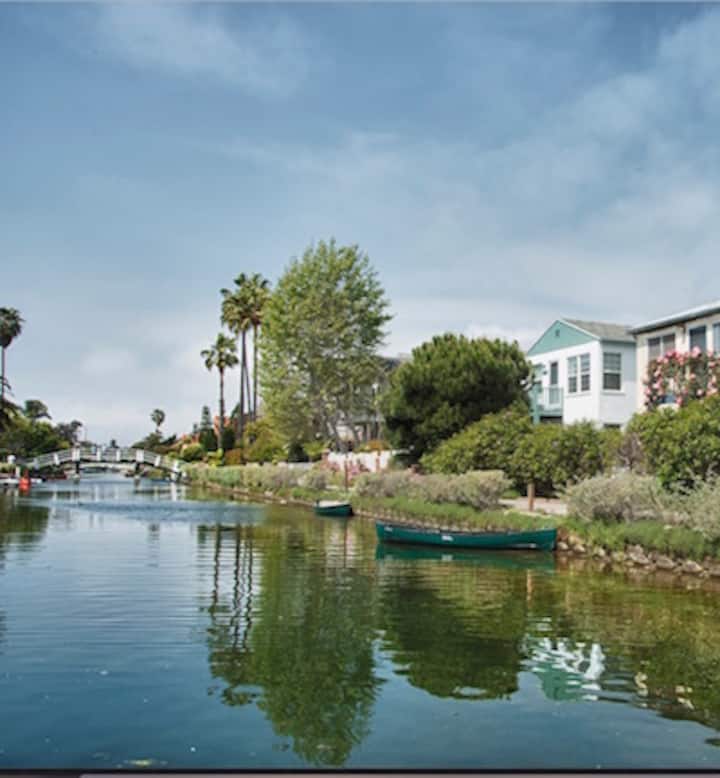 Work From Home On The Venice Beach Canals! - マリーナ・デル・レイ, CA