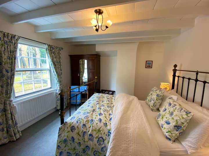 Cleve Cottage, Sleeps 2 - Yorkshire