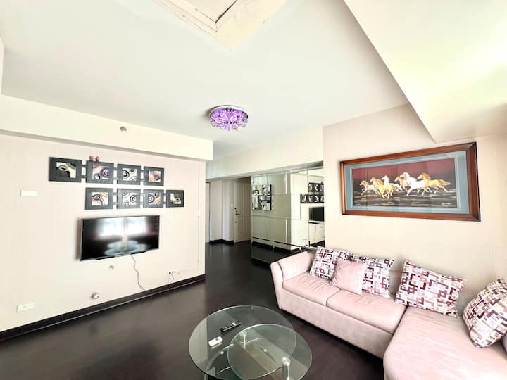 Huge 2br Condo In It Park Cebu - Cebu City