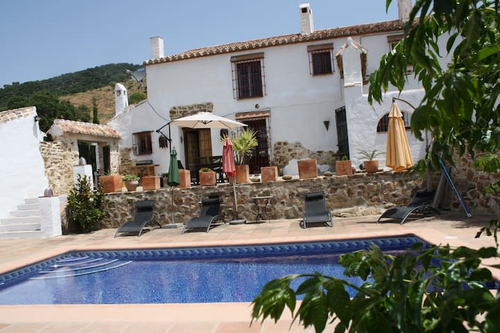 Cortijo La Solana Andalucía Farmhouse With Pool - Antequera