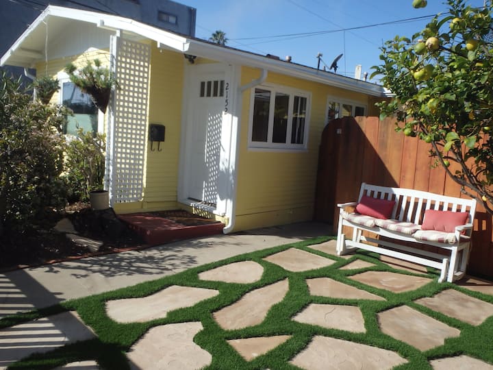 Cozy Cottage -3 Blocks From Beach+parking+bikes - 聖地亞哥, CA