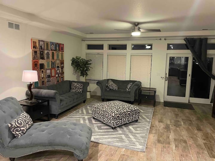 Beautiful 3bedroom & Loft Home With Mountains View - Aurora, CO
