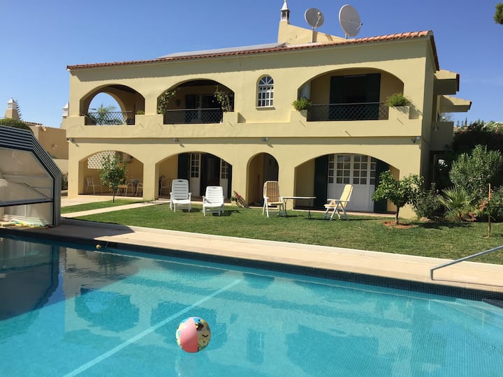 Grand Appartement Avec Piscine Chauffée - Boliqueime