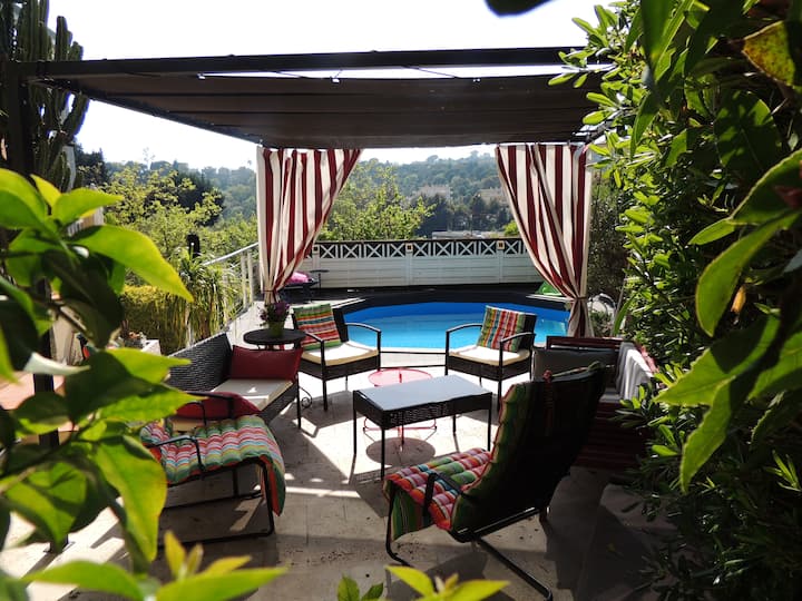 Maison à 1.8 Km Du Palais Avec Piscine Et Parking - Cannes