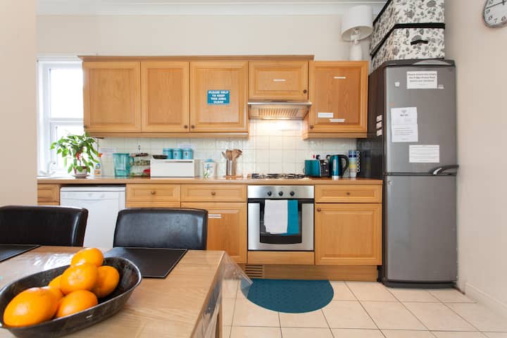 Beautiful Double Room (R2) - London, UK