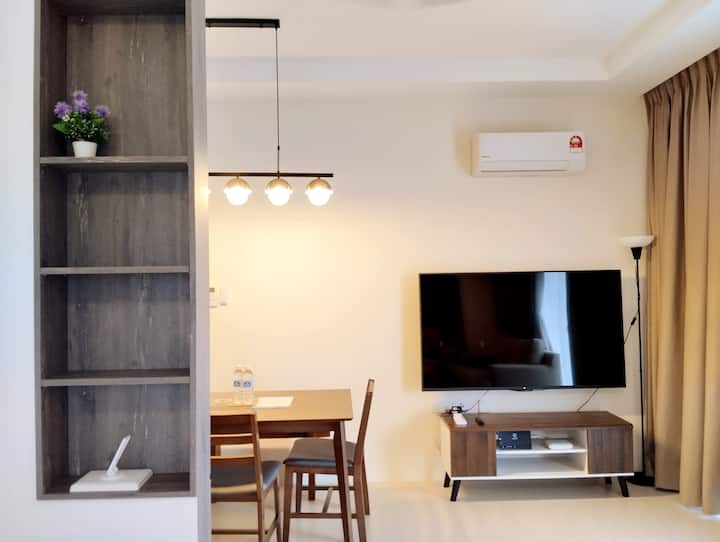 Deluxe Couple Suite+ Tvbox @ Riverine Kuching - Sarawak