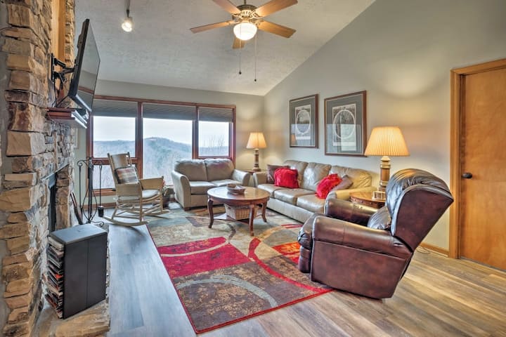 Dream View Condo 305, 3 Main Bedrooms/3 Baths - Gatlinburg, TN