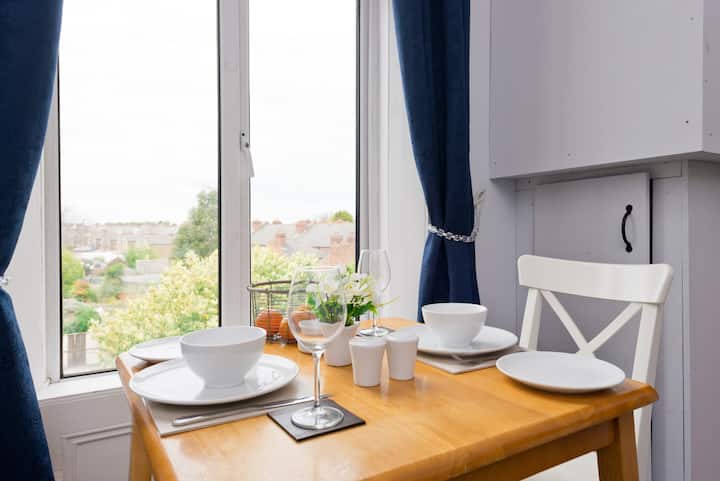The Oscar Wilde Studio For 2 - City Ctr 10 Min - Dublin