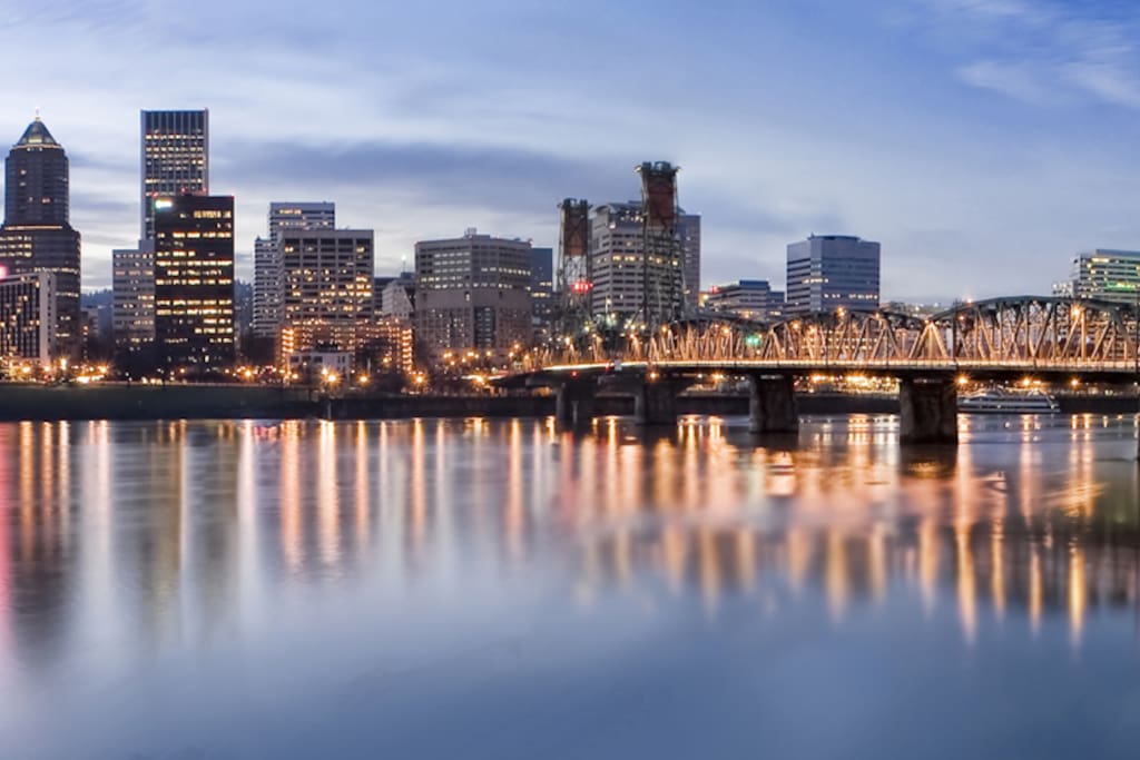 Bright and Creative Near Downtown! - Houses for Rent in Portland