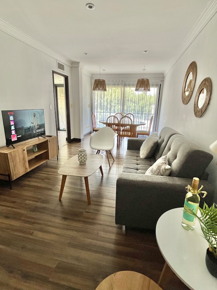 Amplio Departamento, Mejor Ubicación De Mendoza - Mendoza