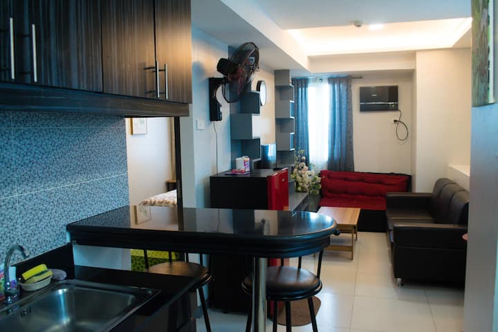 36sqm Unit @Mplace / 100mbps + Netflix - Quezon City