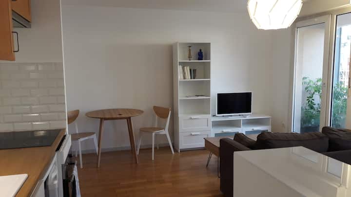 Grand Studio De 35 M2 Avec Balcon, Central - Lyon