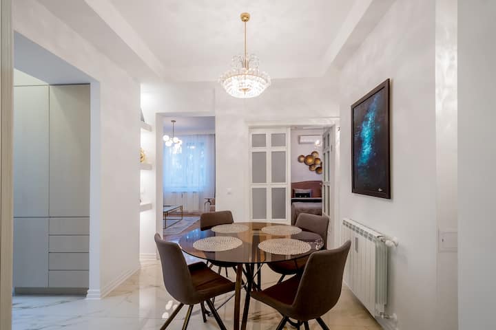 Modern Comfort In Historic Diplomatic Center - Sofia