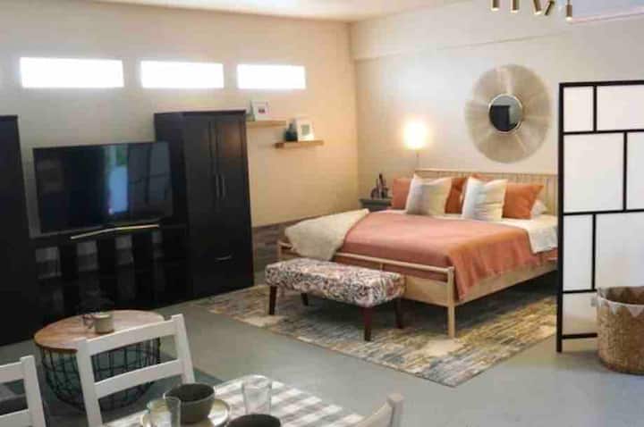 Spacious Studio In La Mesa-near Sdsu/central 2 All - San Diego, CA