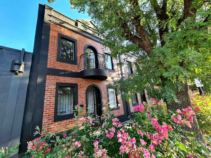 2 Storey Cbd Home + Free Parking & Free City Bus - Adelaide