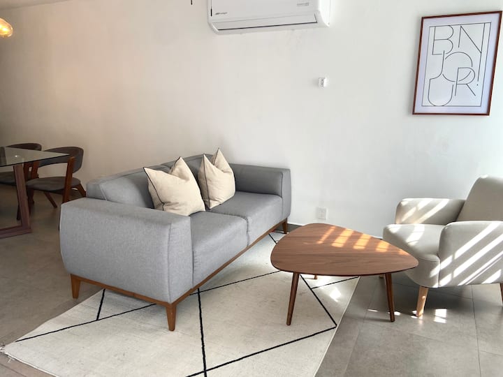 ¡Hermosa Equipada Con Patio Amplio Pararelajarte! - Santa Catarina, México