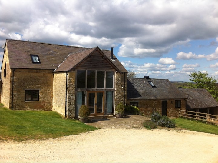 Secluded Cotswold Barn Conversion - Chipping Norton