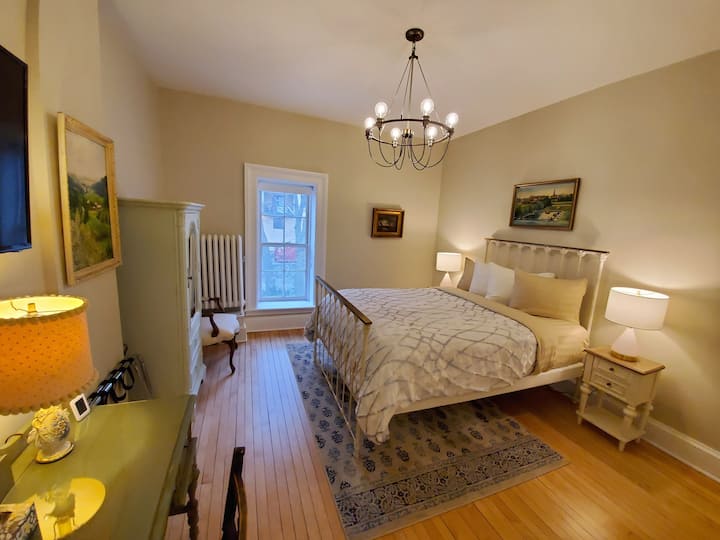 Governor's Mansion Inn - Rusk Room - Madison, WI