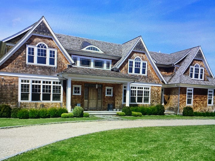 Convenient Location, Luxury Living In Sagaponack - Sag Harbor, NY