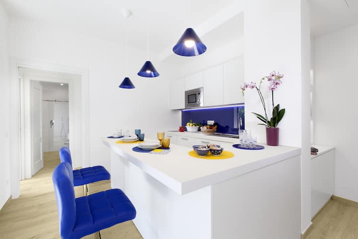 Bright Sorrento Retreat –2 Units, Terraces & Style - Sorrent