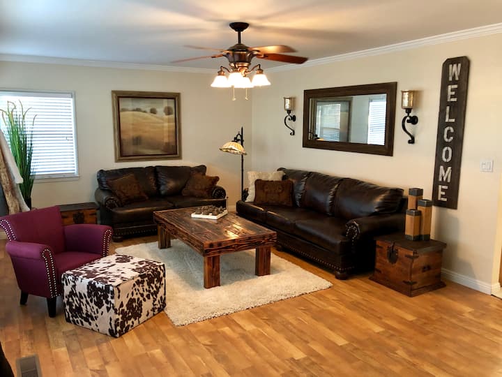 Tulare’s Best Kept Secret With A Pool!
~Rare Find~ - Tulare, CA