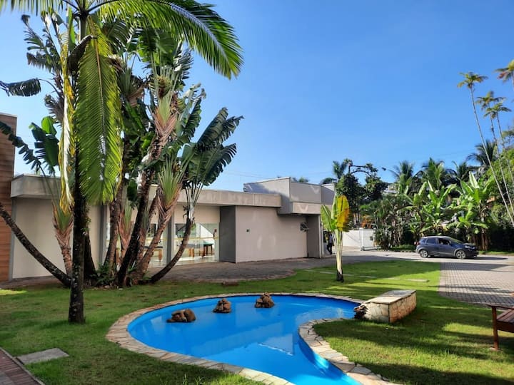 Condomínio Encantador Com Piscina. - Ubatuba