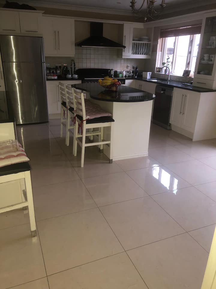 Spacious Ground Floor Double Room - 던리어리