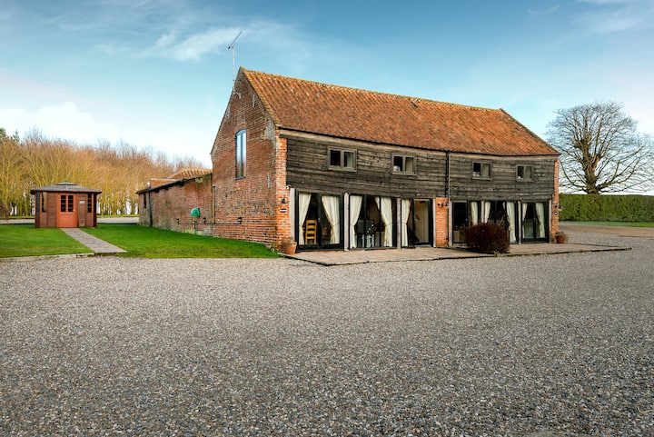 Woodcock Barn Luxury Converted Barn Sleeping 6 - Beccles