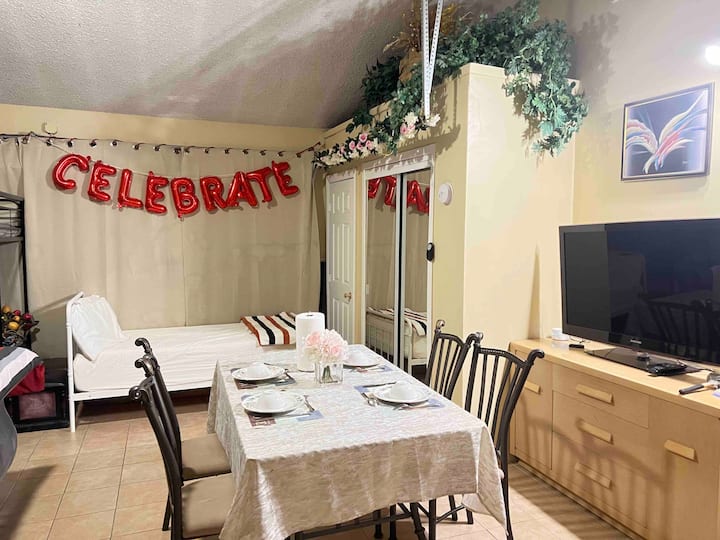 Beautiful Huge Room, Private Bath. Free Parking - Buena Park, CA