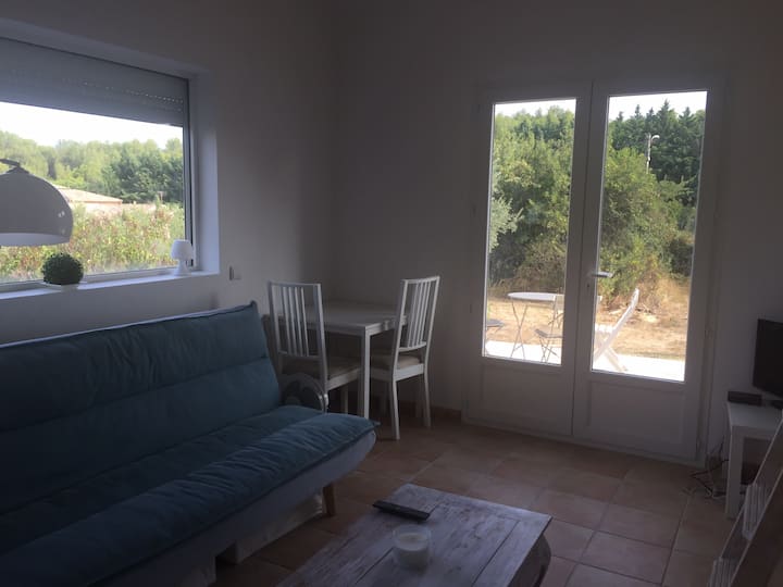 Studio Meublé Indépendant Avec Terrasse - Ventabren