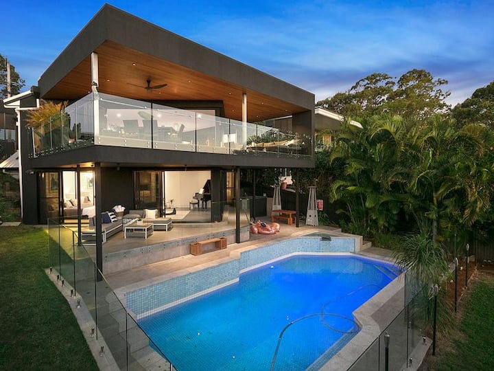 4 Bedroom House With Sunset And Bay Views + Pool - Brisbane